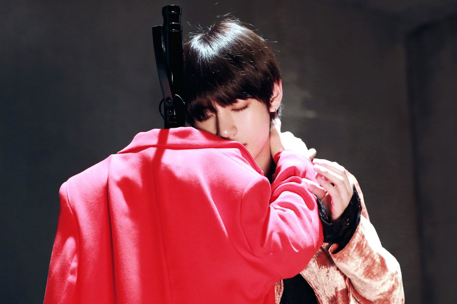 BTS、V主演の "Singularity "カムバック予告編が2億回再生突破 | KpopSnap | KpopSnap